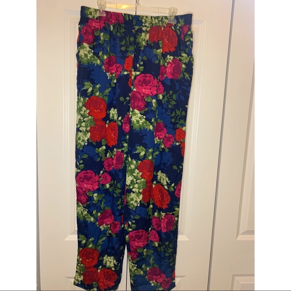 Cw Classics | Pants & Jumpsuits | Cw Classics Roses Floral Pattern ...